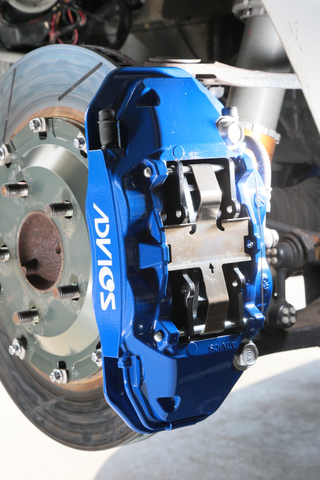 レーシングファクトリーリボルバー『 S2000用ADVICS 4POTキャリパーキット』 - REVSPEED