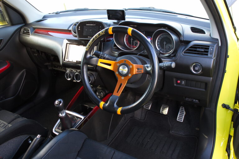 ガレージ フラックス ZC33S スイフトスポーツ「吸排気系を更新し18psアップした仕様で挑む」REVSPEED筑波スーパーバトル2022 - REVSPEED