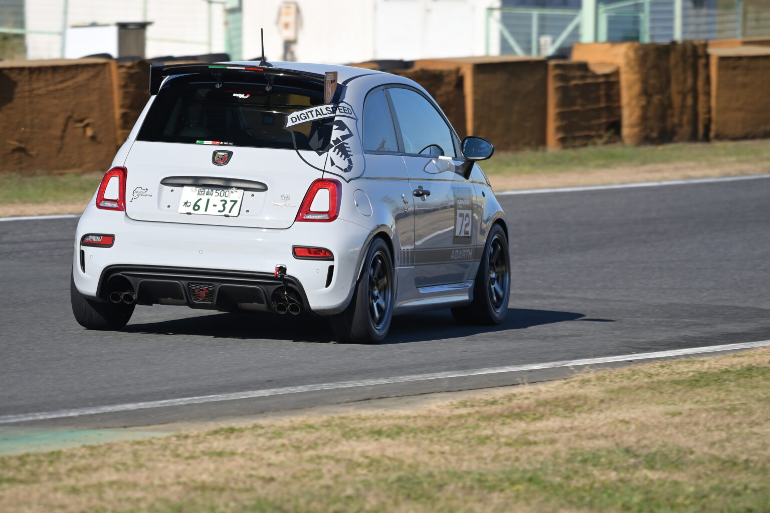 モーターフィールド アバルト595 「セミスリックタイヤ投入でアシのセッティングを大幅変更」REVSPEED筑波スーパーバトル2022 - REVSPEED