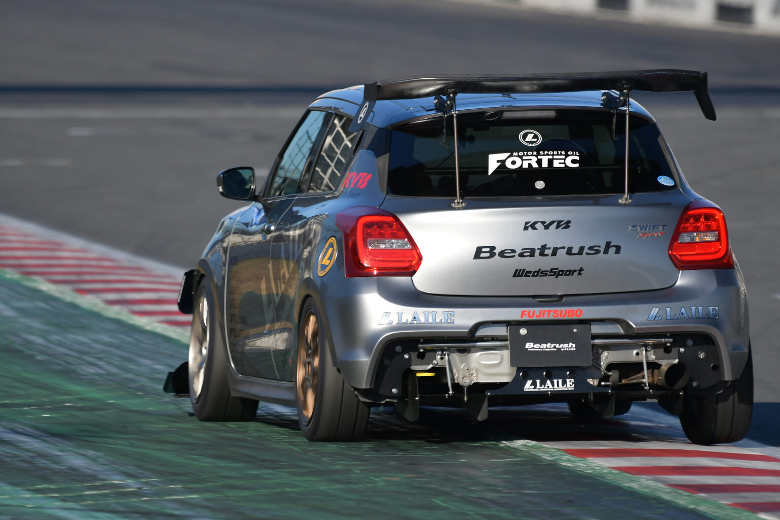 レイル ZC33S スイフトスポーツ「空力を本格化しZC33S最速タイム達成！」REVSPEED筑波スーパーバトル2022 - REVSPEED