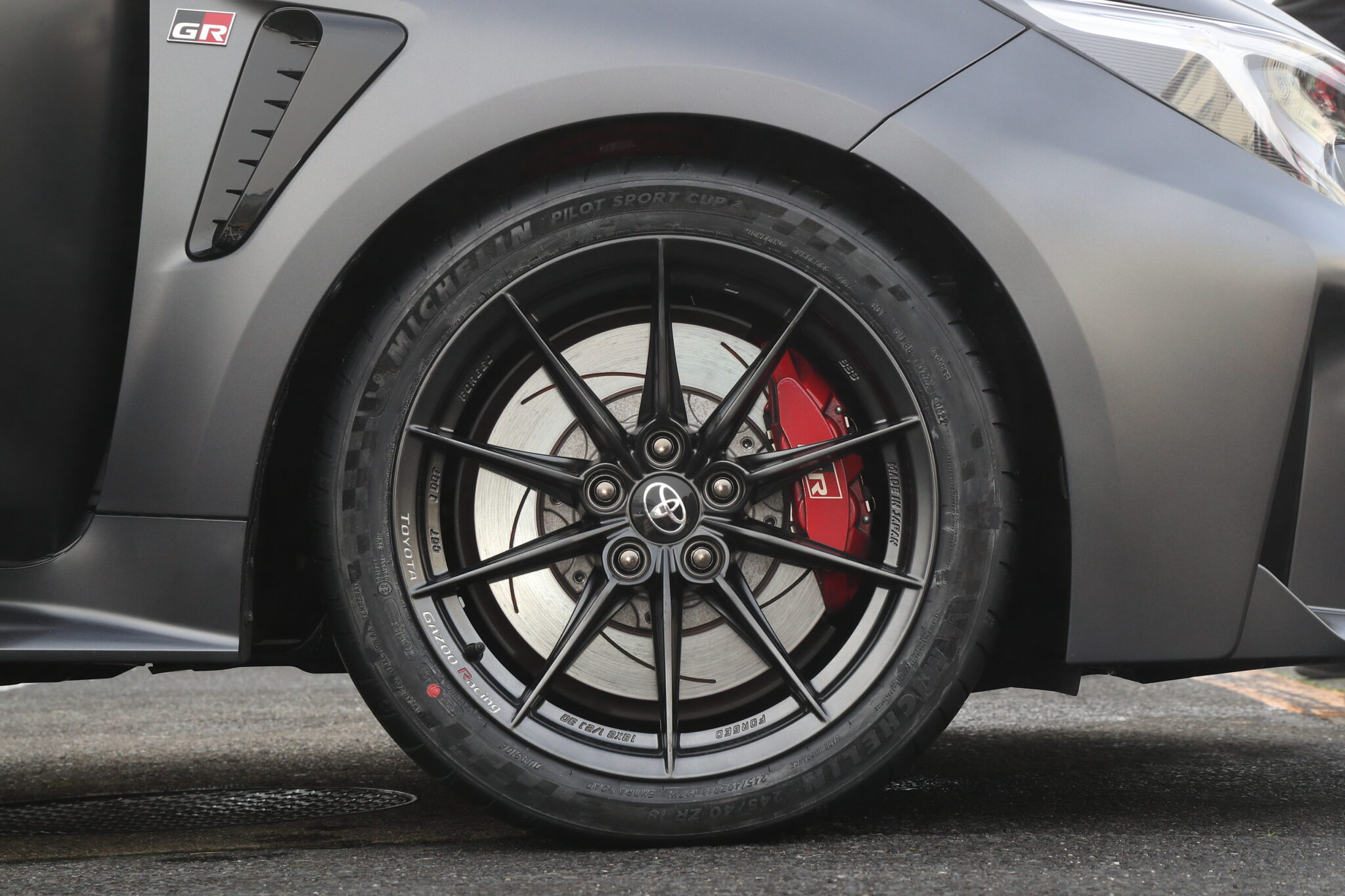 GRカローラRZとモリゾウエディションを佐々木雅弘がタイムタック！【REVSPEED筑波スーパーバトル】 - REVSPEED