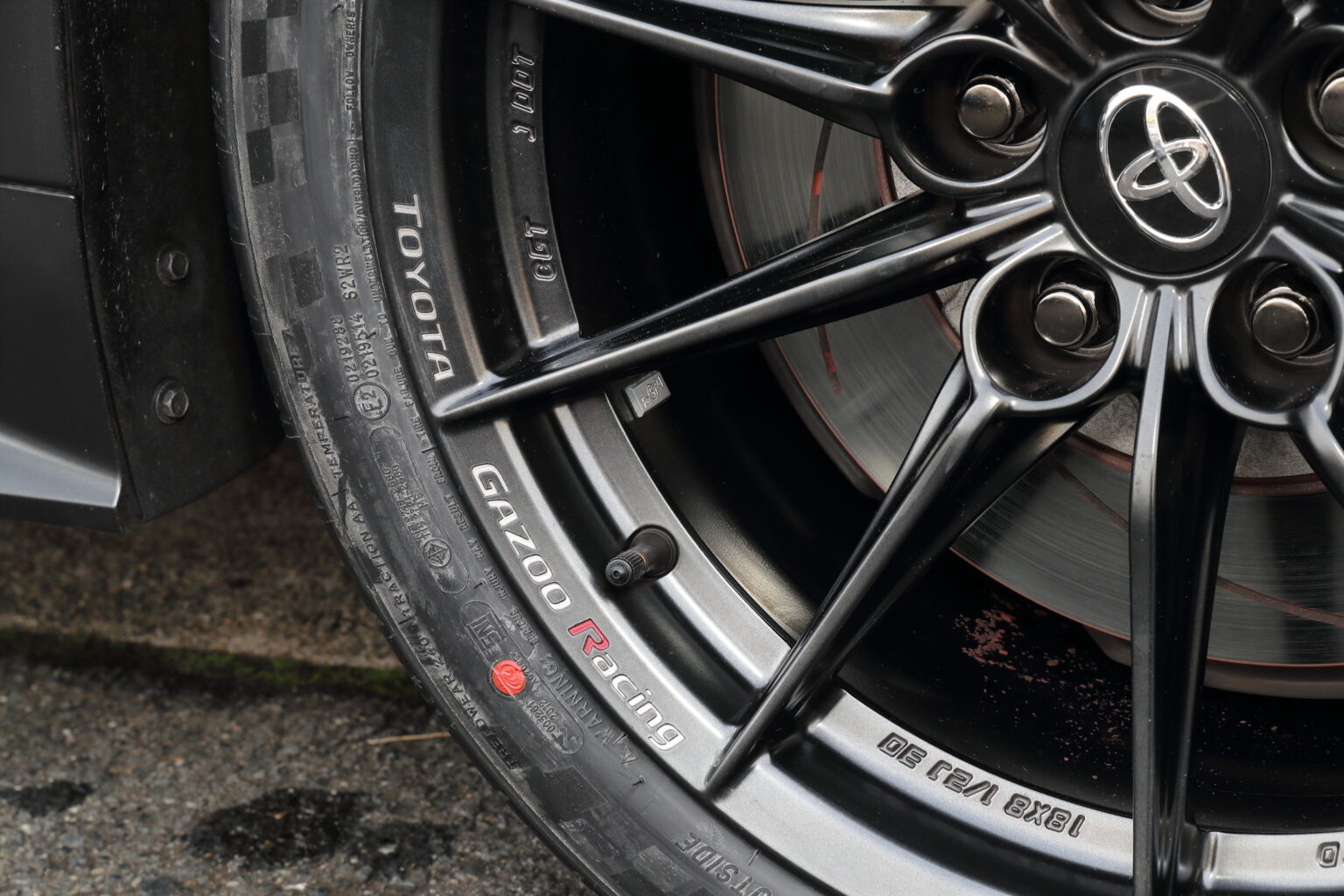 GRカローラRZとモリゾウエディションを佐々木雅弘がタイムタック！【REVSPEED筑波スーパーバトル】 - REVSPEED