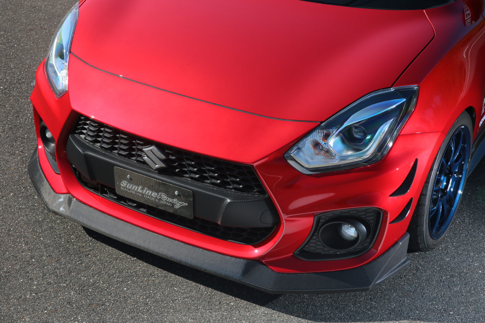 サンラインレーシングがZC33Sの躍動感を高めるエアロパーツをリリース! - REVSPEED