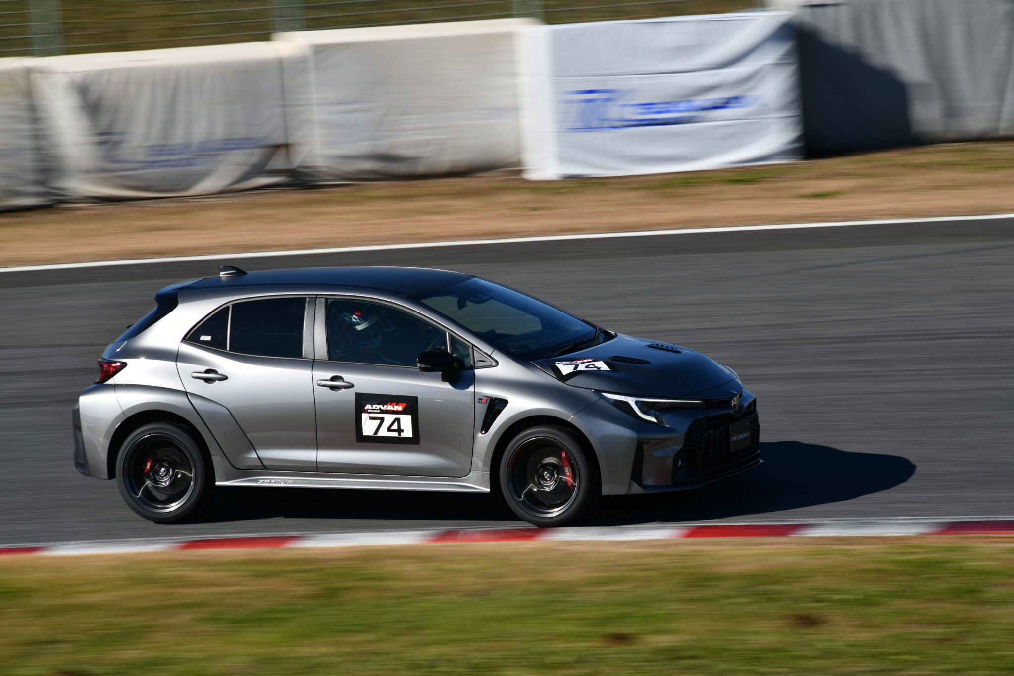 GRカローラRZとモリゾウエディションを佐々木雅弘がタイムタック！【REVSPEED筑波スーパーバトル】 - REVSPEED