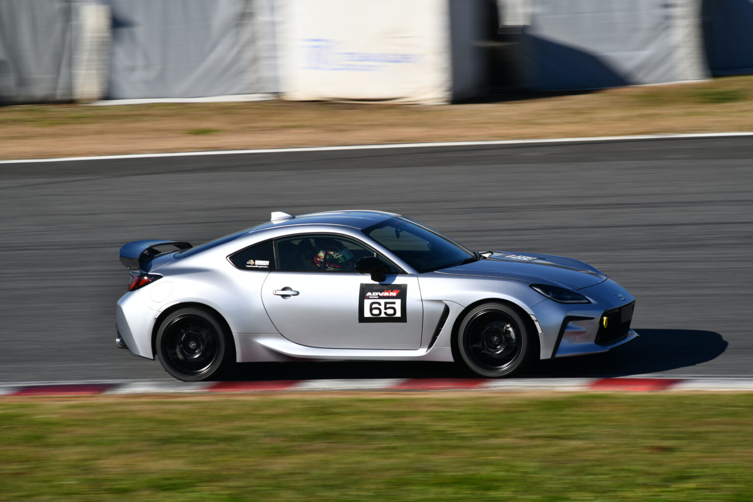 アクティブ ZN8 GR86「厳選パーツで目指す大人の快速スポーツ」REVSPEED筑波スーパーバトル2022 - REVSPEED