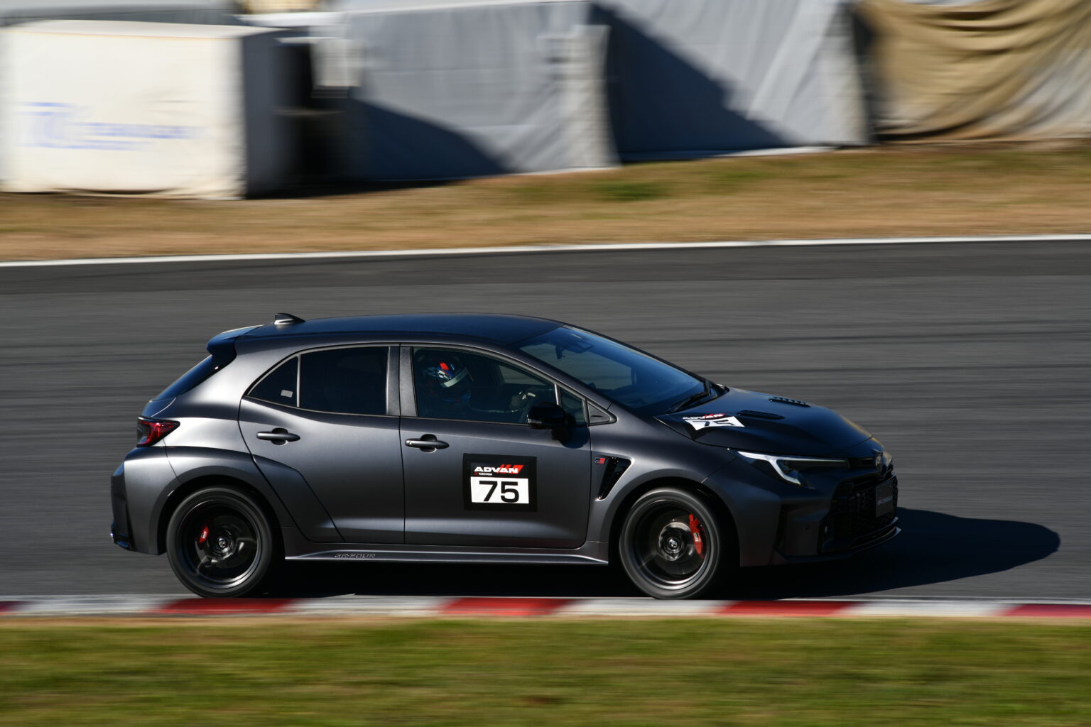 GRカローラRZとモリゾウエディションを佐々木雅弘がタイムタック！【REVSPEED筑波スーパーバトル】 - REVSPEED