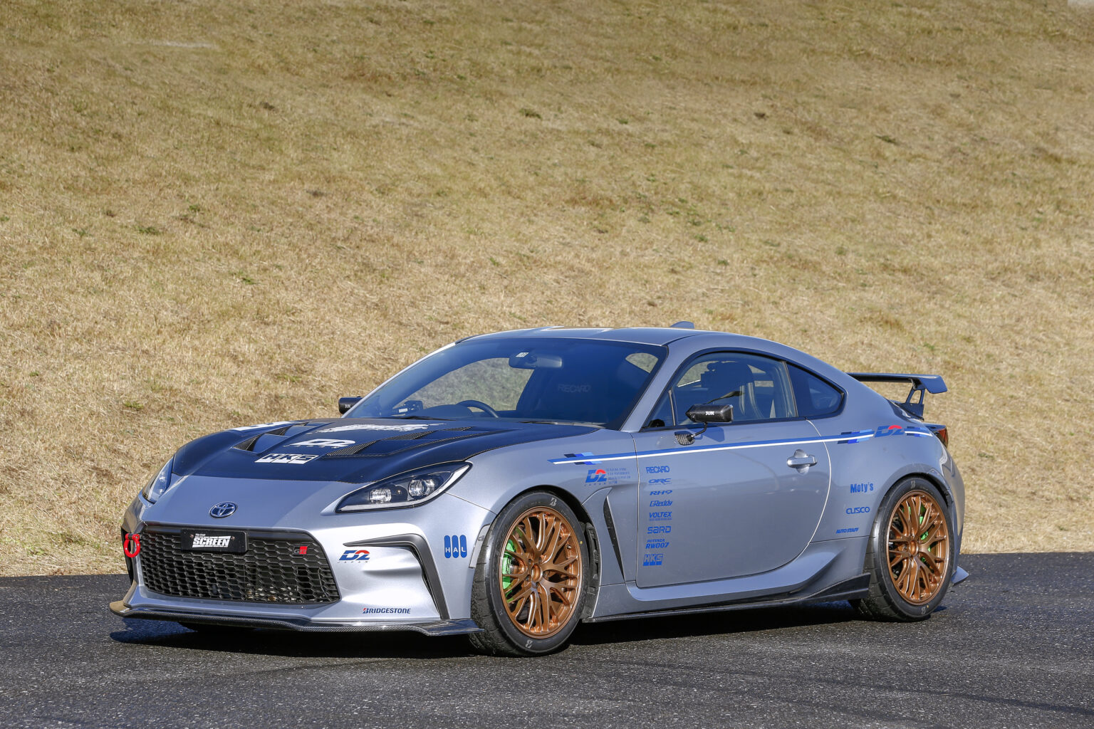 プロショップ スクリーン＆D2ジャパン ZN8 GR86「オリジナルのサスキットに中速トルク重視のECU」REVSPEED筑波スーパーバトル2022 - REVSPEED