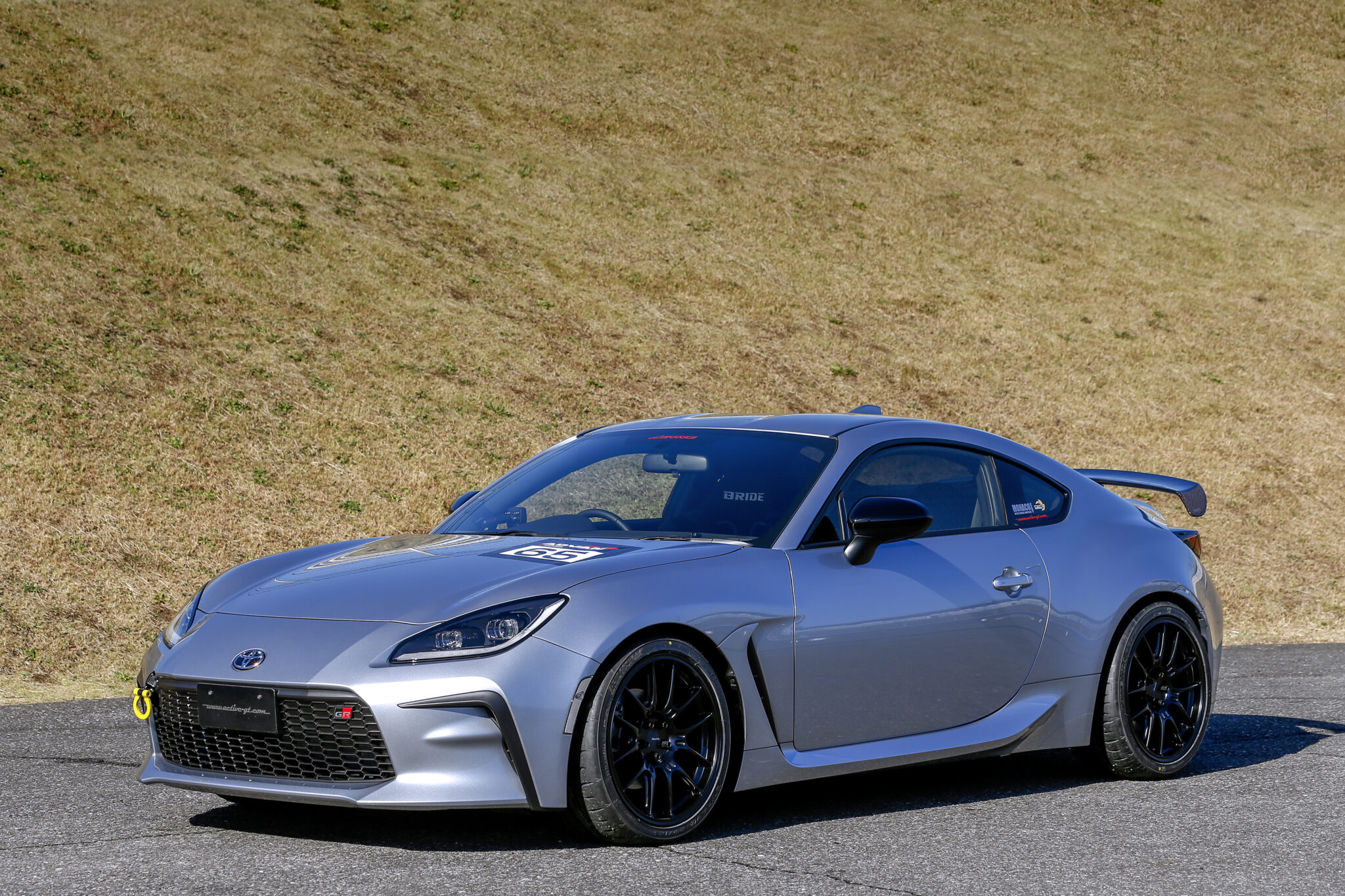 アクティブ ZN8 GR86「厳選パーツで目指す大人の快速スポーツ」REVSPEED筑波スーパーバトル2022 - REVSPEED