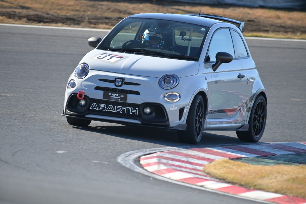 A PITオートバックス東雲 アバルト595「オリジナル試作パーツ開発で突き詰める合法チューニング」REVSPEED筑波スーパーバトル2022 - REVSPEED