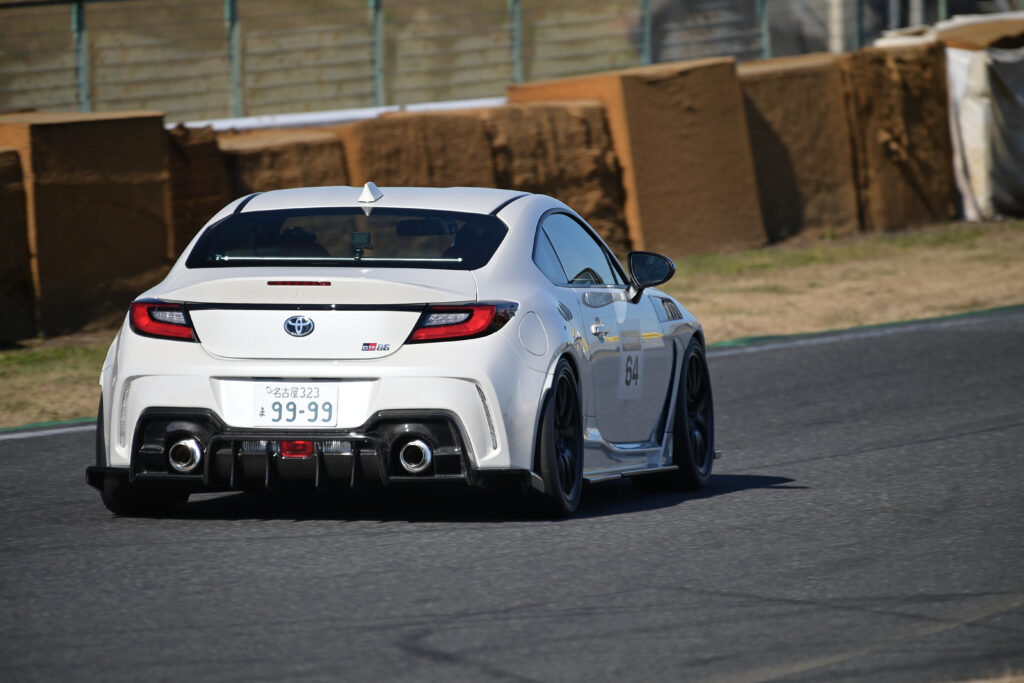 アクセルオートコーポレーション ZN8 GR86「機能を追求したオリジナルエアロが武器」REVSPEED筑波スーパーバトル2022 - REVSPEED