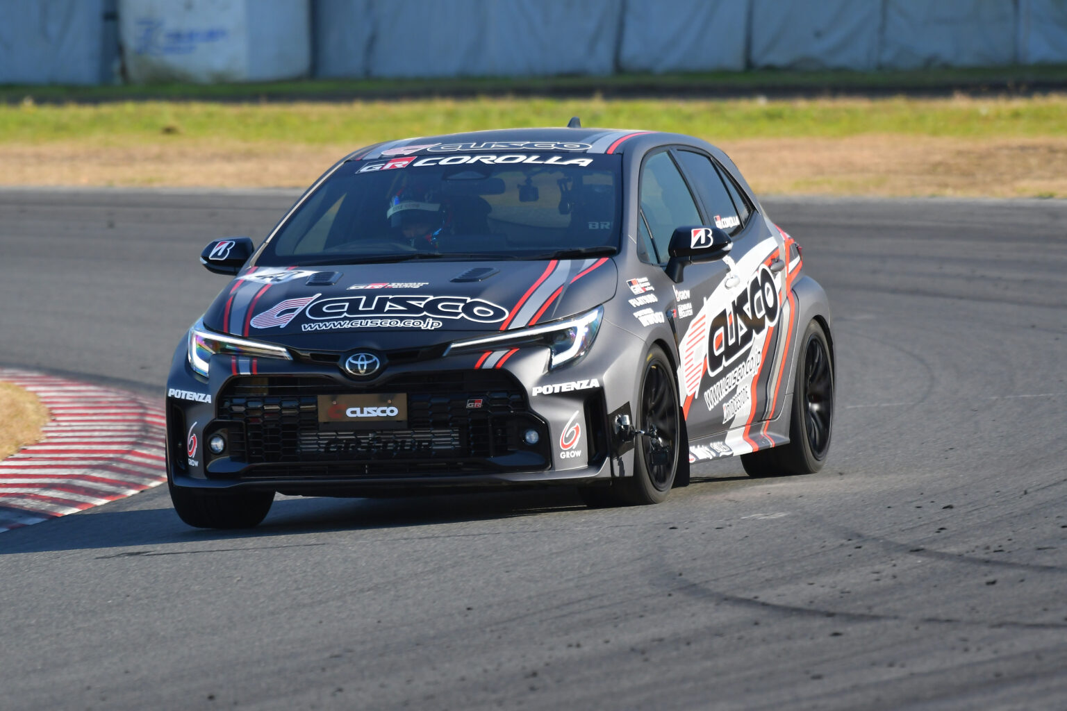 クスコGRカローラ「登場早速に1分2秒台！GRとのコラボでECUや4WD制御もテスト中」REVSPEED筑波スーパーバトル2022 - REVSPEED