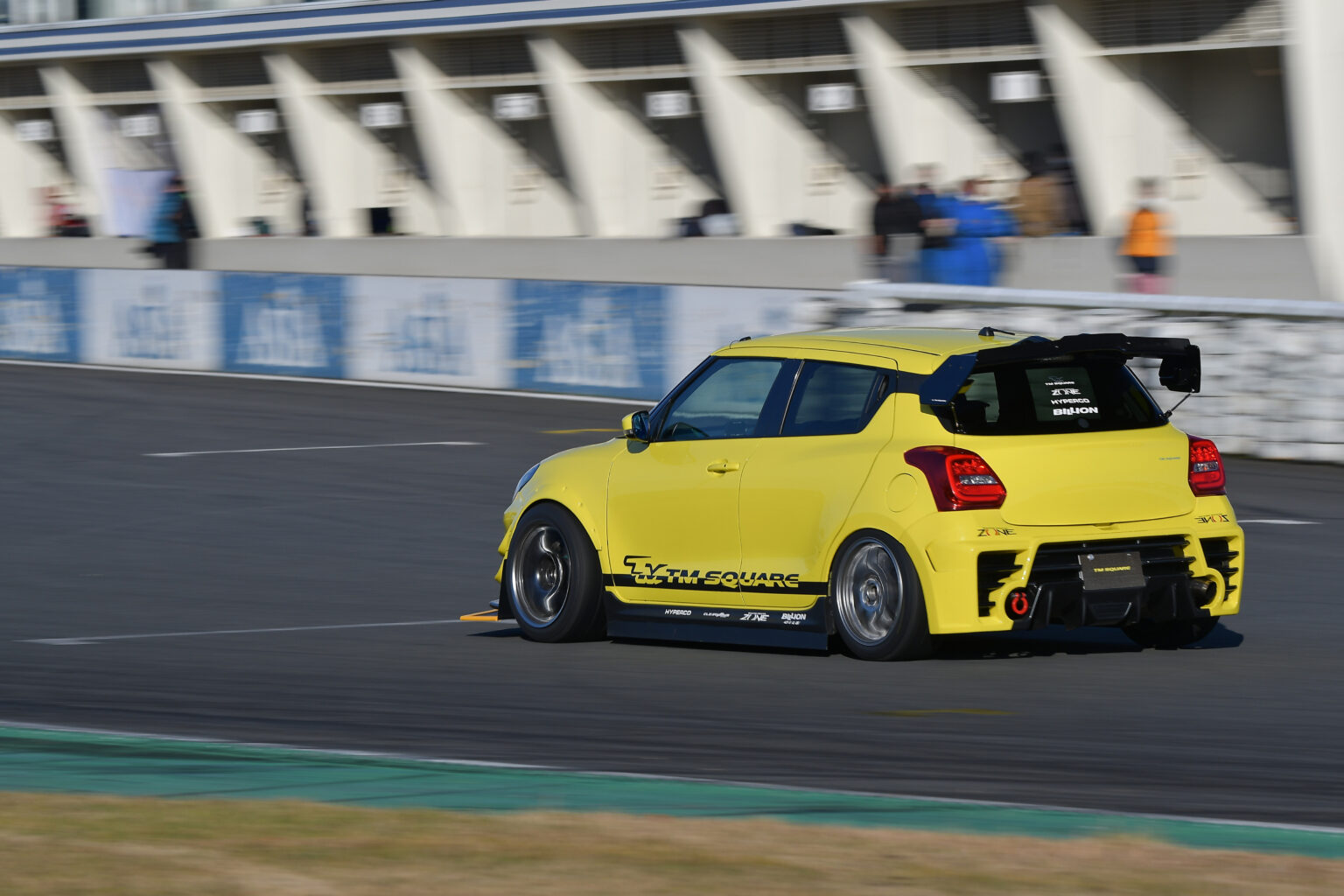 TM-SQUARE ZC33Sスイフトスポーツ「タービンと空力パーツを大きくアップデート」REVSPEED筑波スーパーバトル2022 - REVSPEED