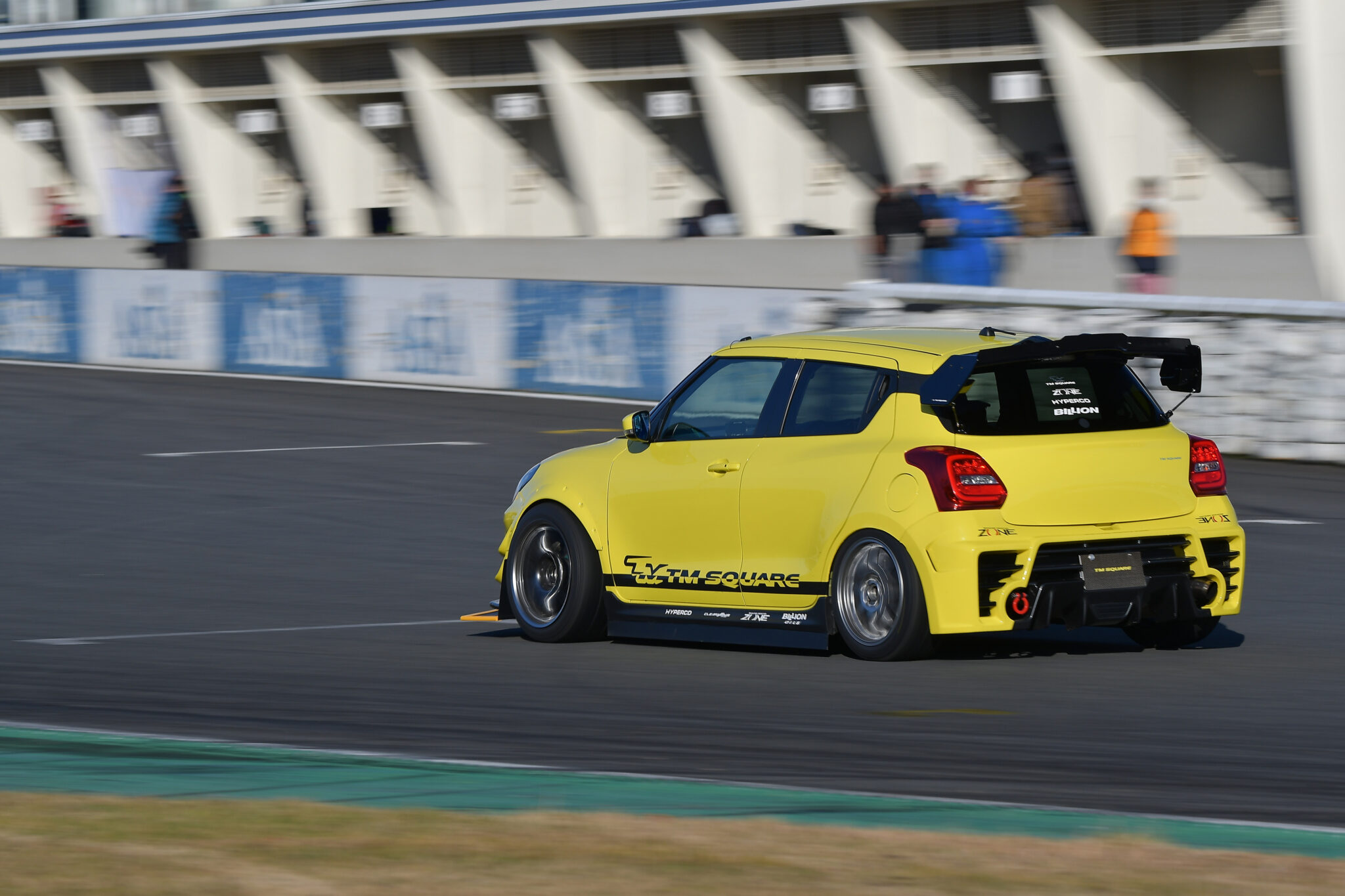 TM-SQUARE ZC33Sスイフトスポーツ「タービンと空力パーツを大きくアップデート」REVSPEED筑波スーパーバトル2022 - REVSPEED