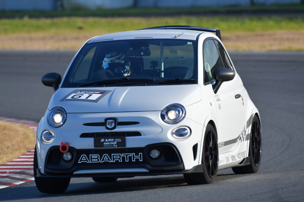 A PITオートバックス東雲 アバルト595「オリジナル試作パーツ開発で突き詰める合法チューニング」REVSPEED筑波スーパーバトル2022 - REVSPEED