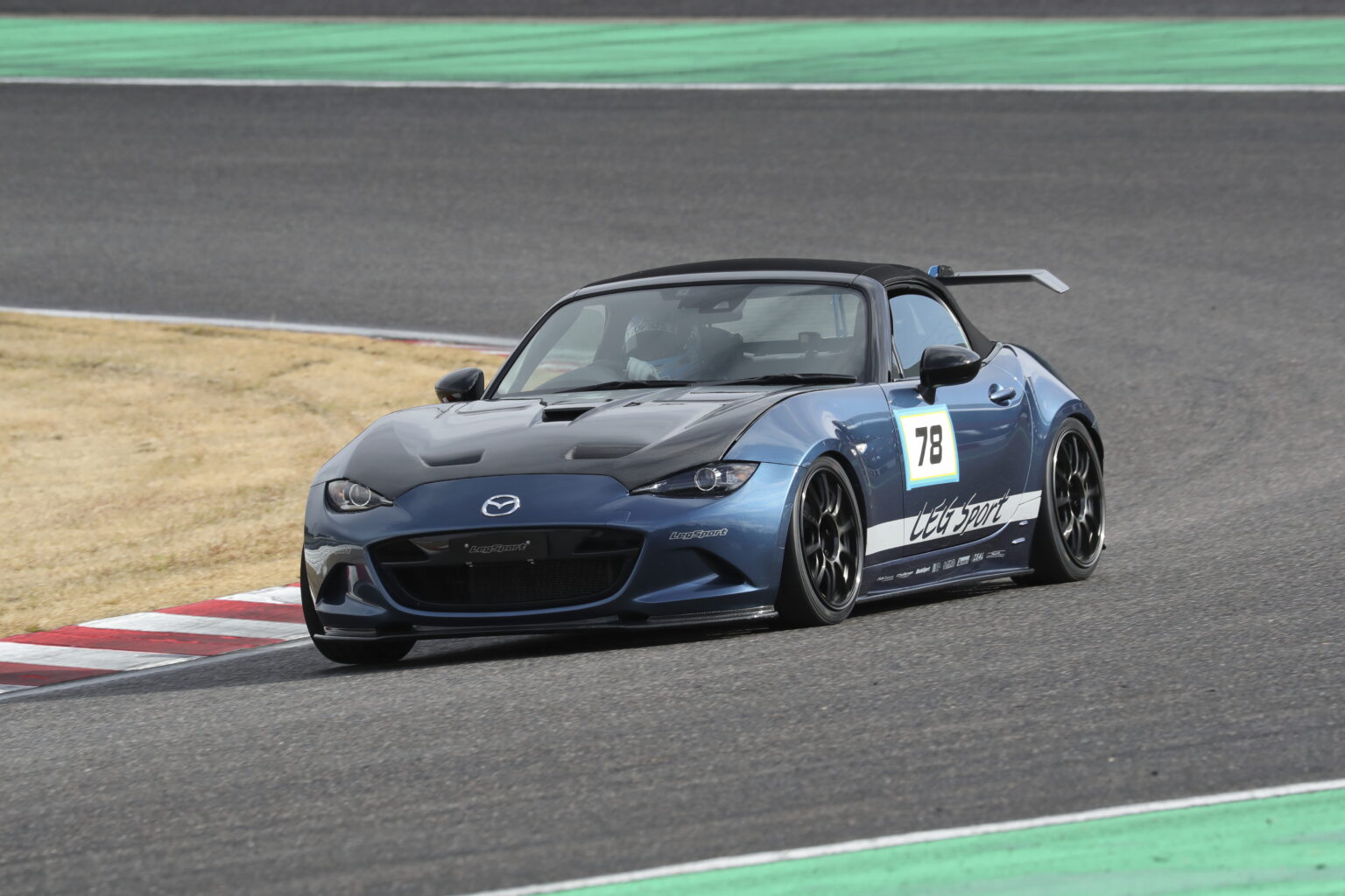 レッグモータースポーツND5RCロードスターは、人馬一体の世界観を変える公認2ℓ仕様 - REVSPEED