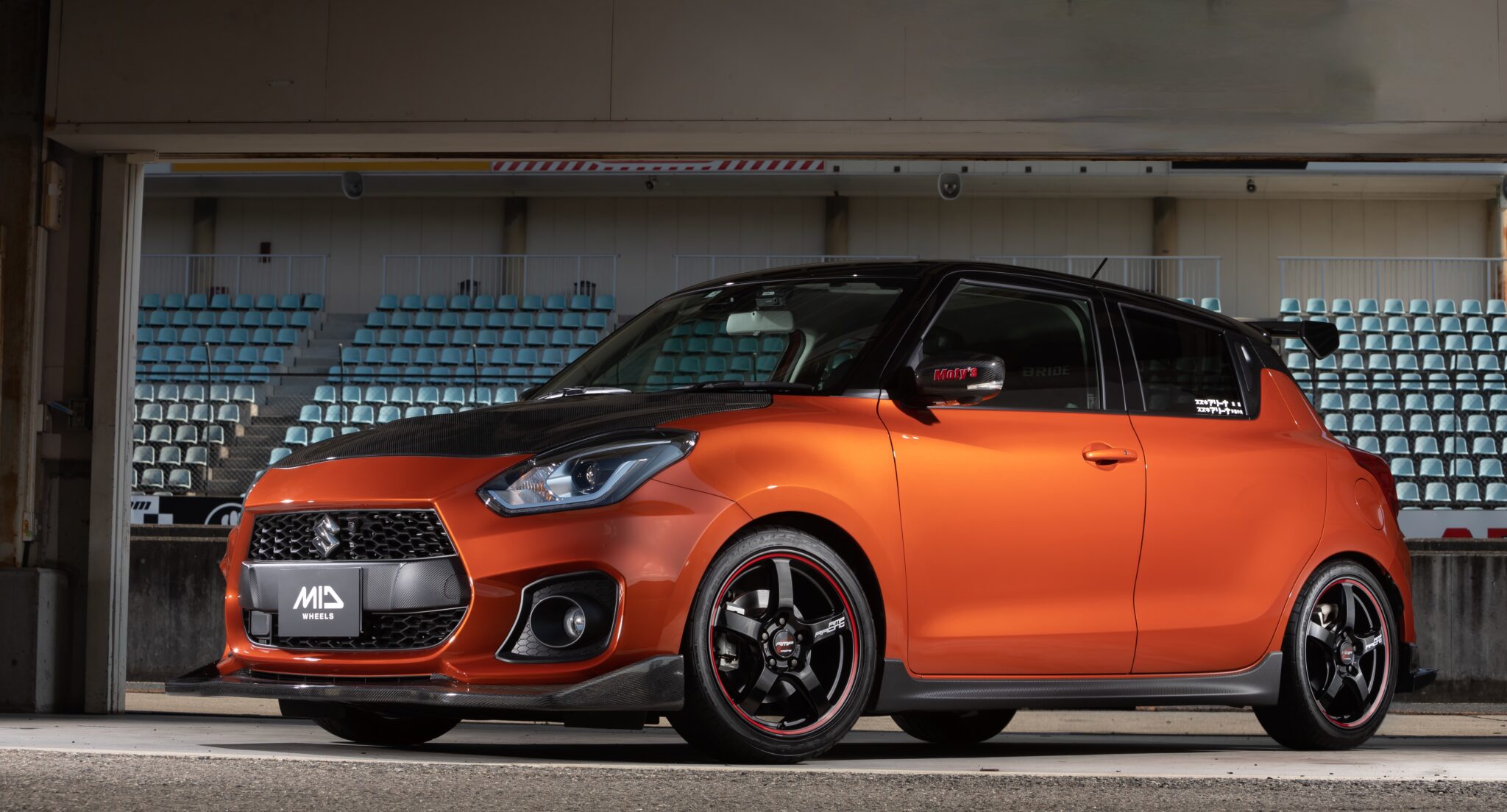 MIDWHEELS RMP RACING特集「デザインとコスパに優れた、スポーツトレンドの新たな定番」 - REVSPEED