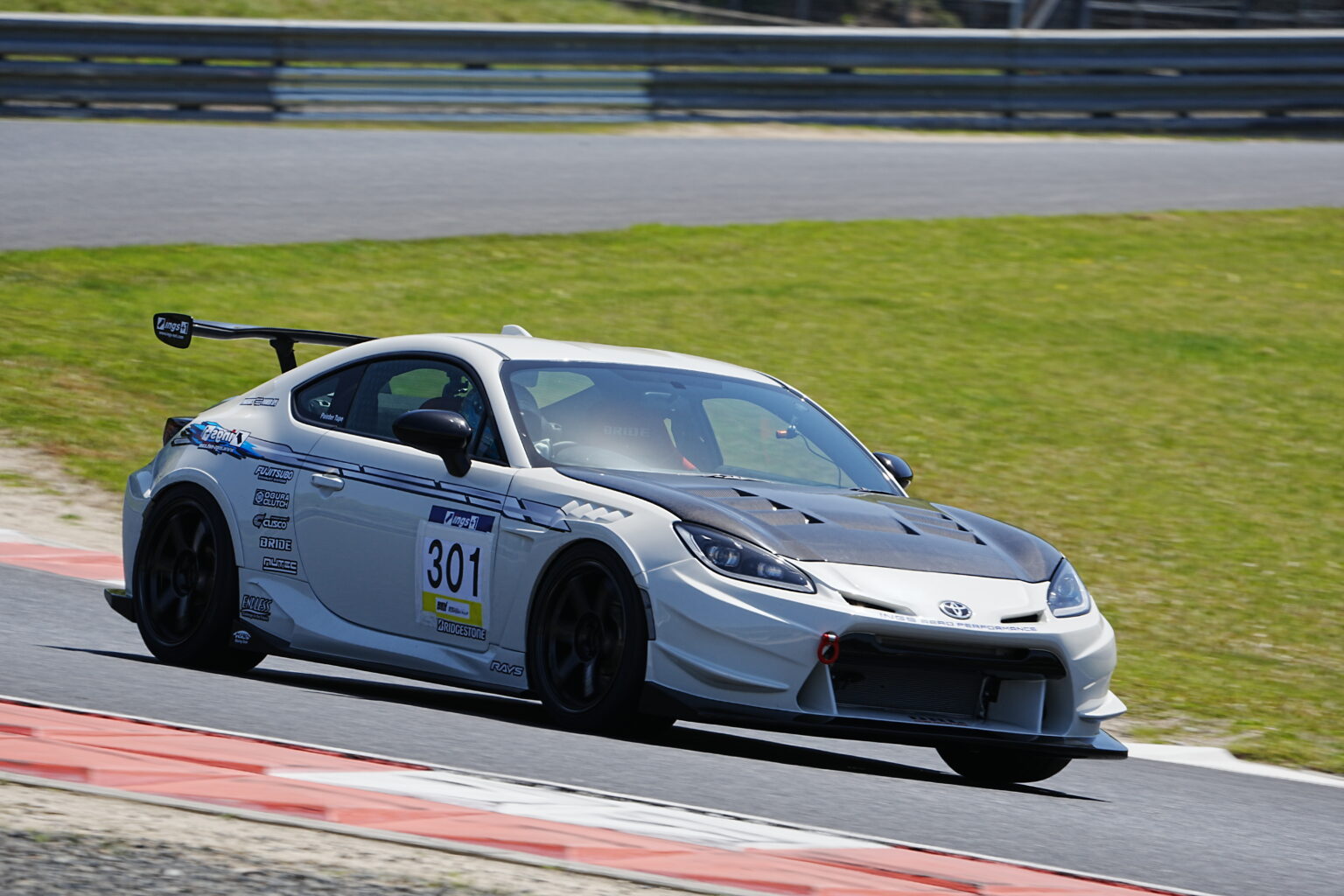 「バネレートをアップすれば誰でもタイムアップできるのか!?」プロとクラブマンで走りと感じ方の違いをチェック 〜ings GR86で実証テスト ...