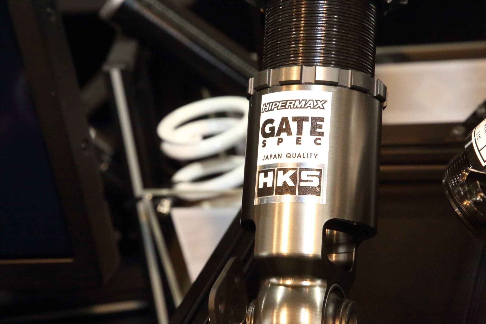HKS GATEのオリジナル車高調サスキット『HIPERMAX GATE SPEC』。木下みつひろが開発担当で第1弾はGR86用を設定！ - REVSPEED
