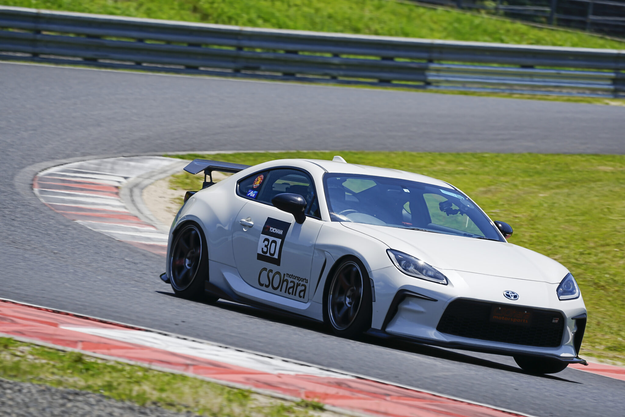 CSO ZN8 GR86「サーキット照準の車高調を新開発！流行りのコスパタイヤとの相性も上々」 - REVSPEED