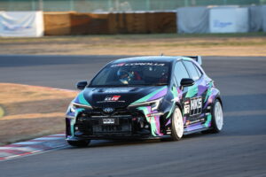 筑波スーパーバトルGR COROLLAクラス詳細レポート 「HKS×ADVAN×谷口信輝」編 - REVSPEED