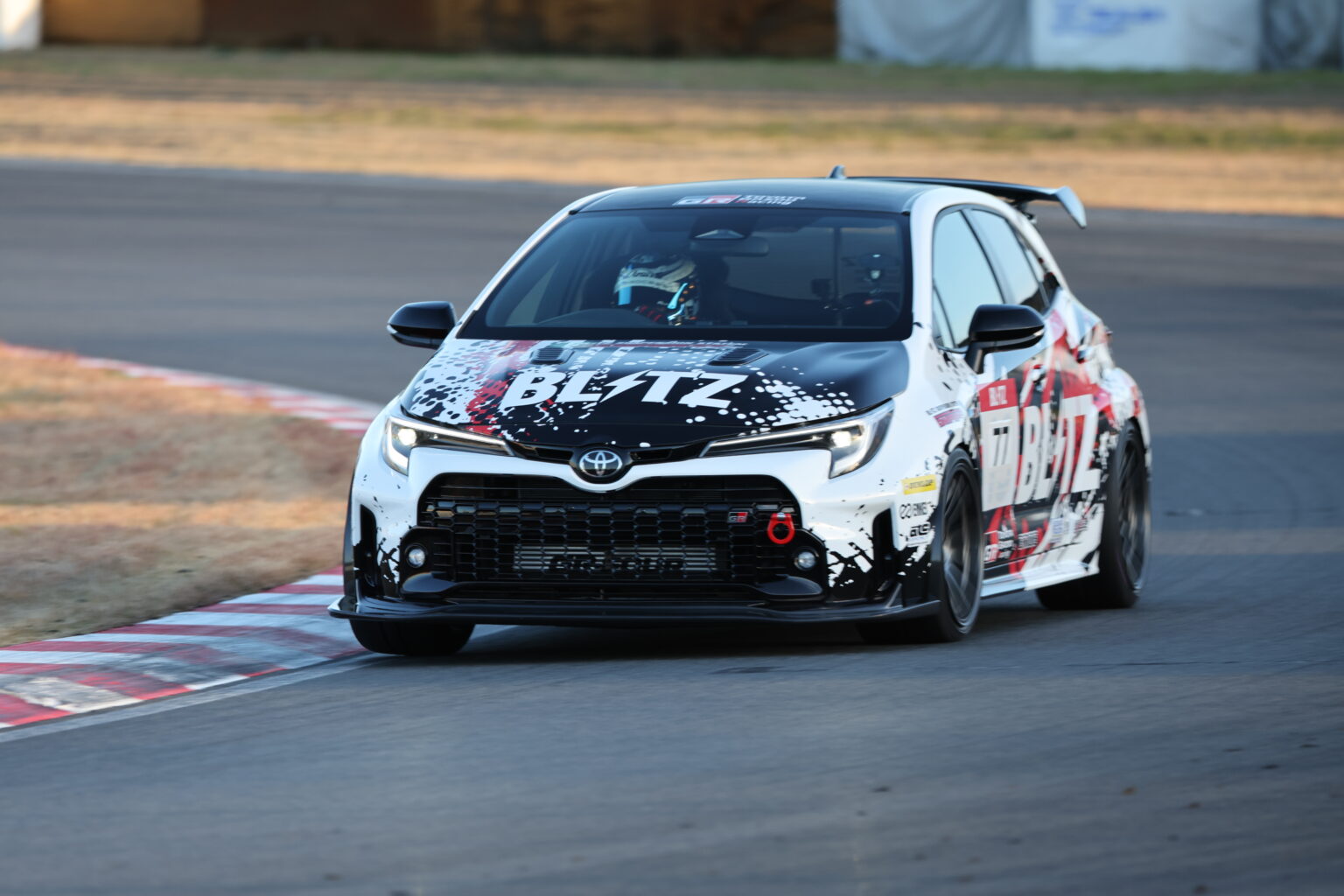 筑波スーパーバトルGR COROLLAクラス詳細レポート 「BLITZ×DIREZZA×蘇武喜和」編 - REVSPEED