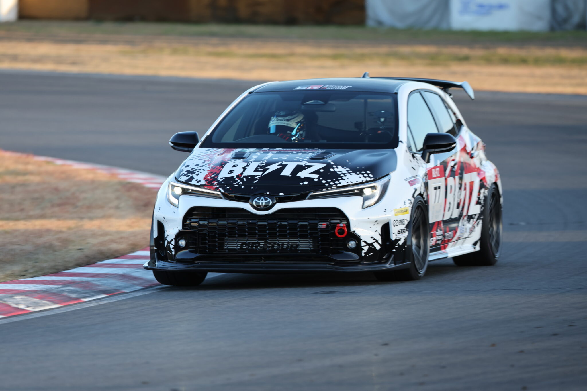 筑波スーパーバトルGR COROLLAクラス詳細レポート 「BLITZ×DIREZZA×蘇武喜和」編 - REVSPEED