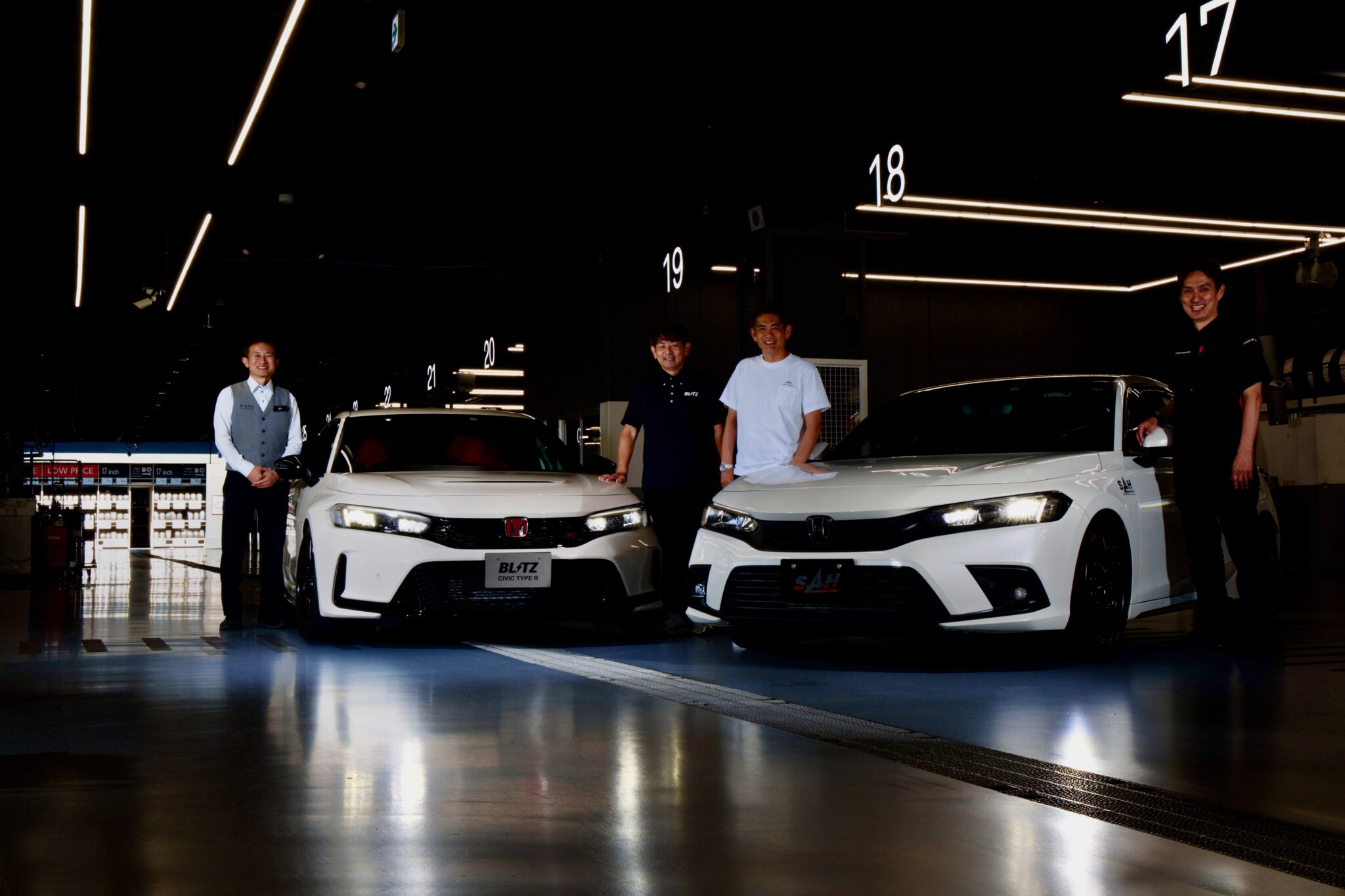 BLITZ×SA浜松×A PITオートバックス東雲がコラボ FL5シビックタイプRとFL1シビックで 究極のストリートスポーツを目指す - REVSPEED