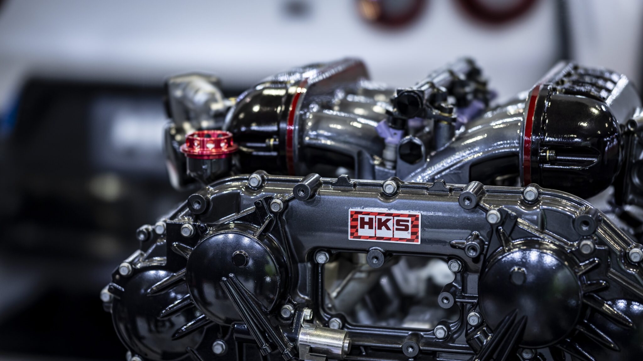 1億1千万円〜で販売する「THE HKS GT-R R35 MY24 NISMO Dimension:Z」を「TOKYO AUTO SALON ...
