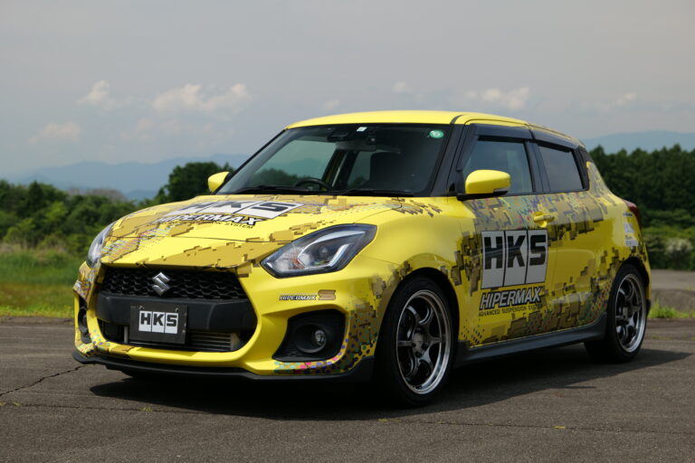 HKSからZC33Sスイフトスポーツ用「全型式対応モデル」フラッシュエディターが追加ラインアップ！ - REVSPEED