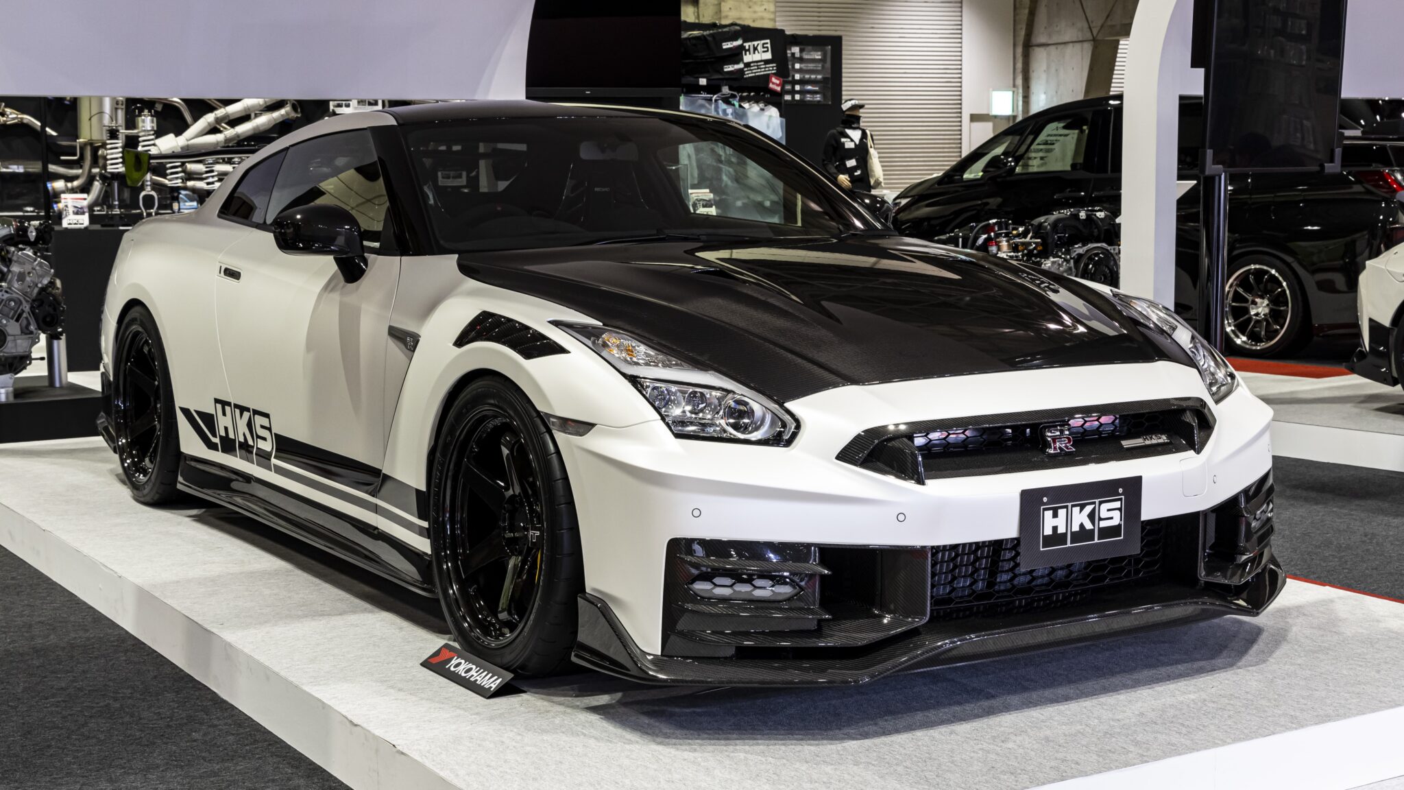 1億1千万円〜で販売する「THE HKS GT-R R35 MY24 NISMO Dimension:Z」を「TOKYO AUTO SALON KUALA LUMPUR 2024」で展示 ...
