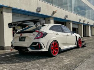 オートポリスで2分切りを達成したクレイブ FK8 シビック タイプR【12/19開催REVSPEED 筑波スーパーバトル事前情報】 - REVSPEED