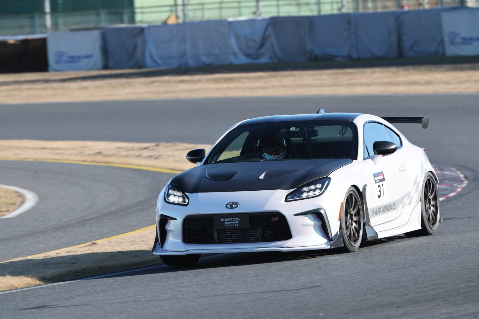 GR86用HKS GATE SPECキットはターボの大パワーでも対応できるのかテスト「A PIT オートバックス東雲 GR86」筑波スーパーバトル2024 - REVSPEED