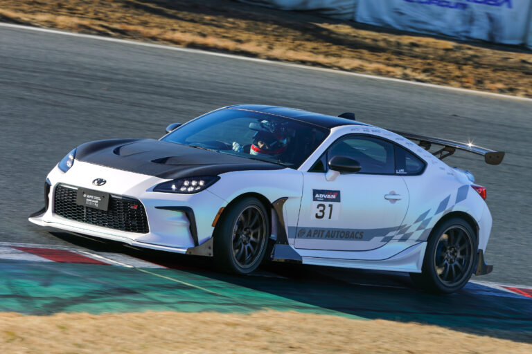 GR86用HKS GATE SPECキットはターボの大パワーでも対応できるのかテスト「A PIT オートバックス東雲 GR86」筑波スーパーバトル2024 - REVSPEED