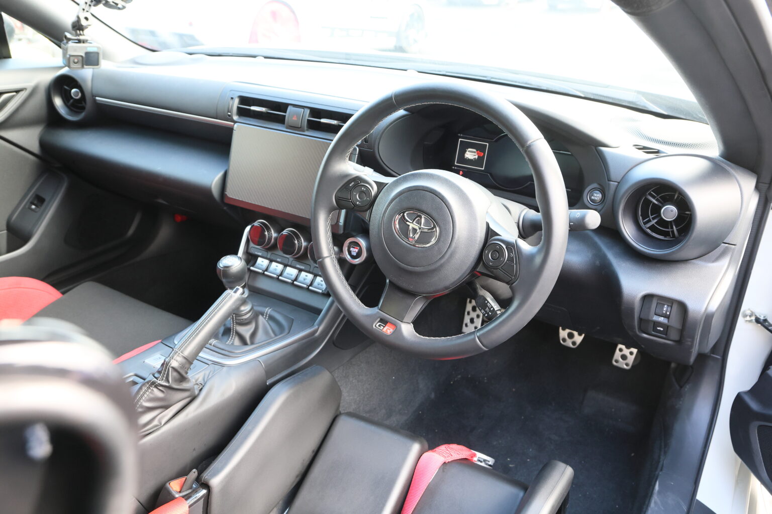 大湯都史樹とのコラボエアロが激走!「A PIT AUTOBACS SHINONOME ZN8 GR86」筑波スーパーバトル2024 - REVSPEED