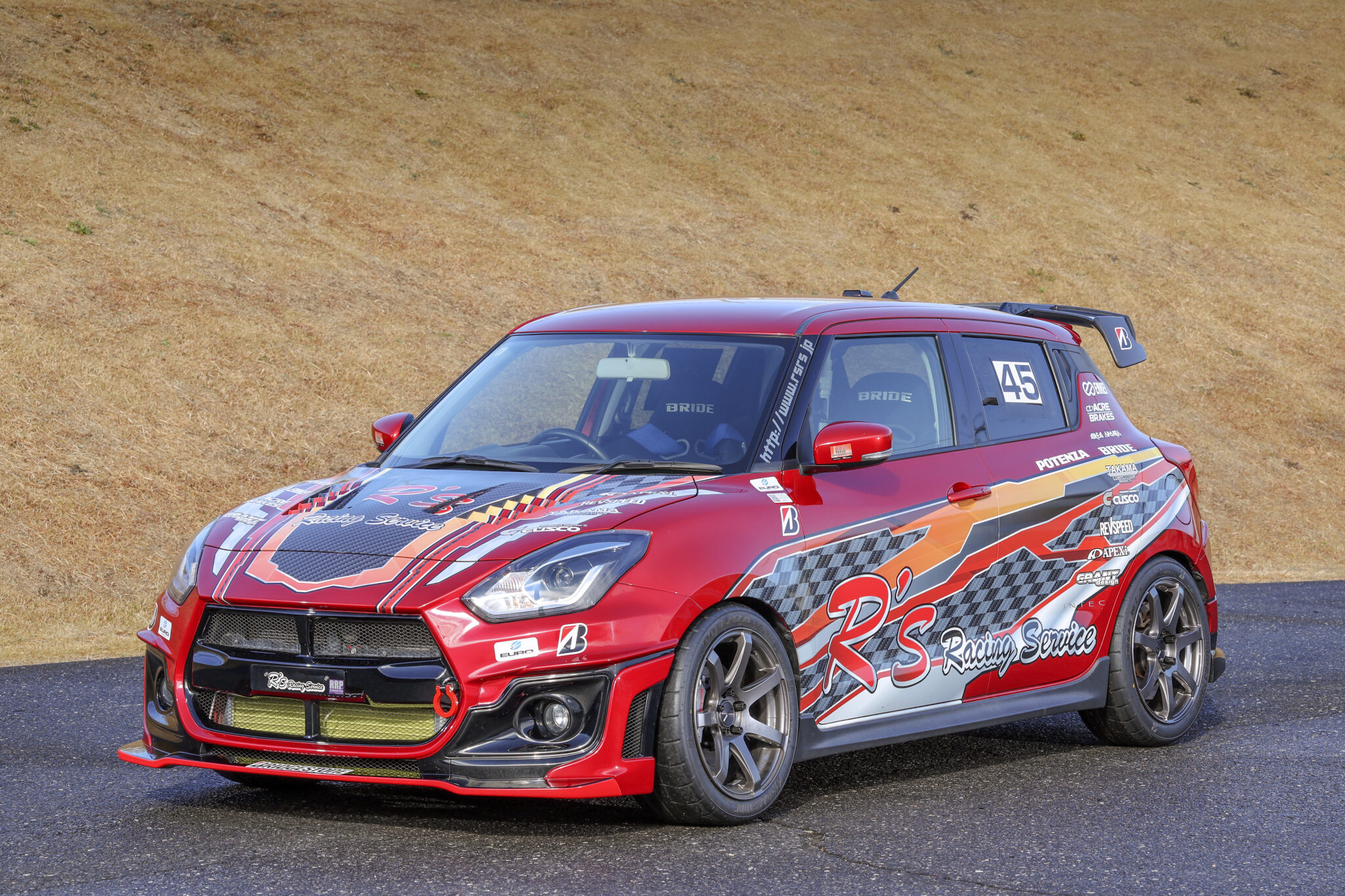 16インチホイールにも対応する新作のブレーキキャリパーを装着「アールズ ZC333S スイフトスポーツ」筑波スーパーバトル - REVSPEED