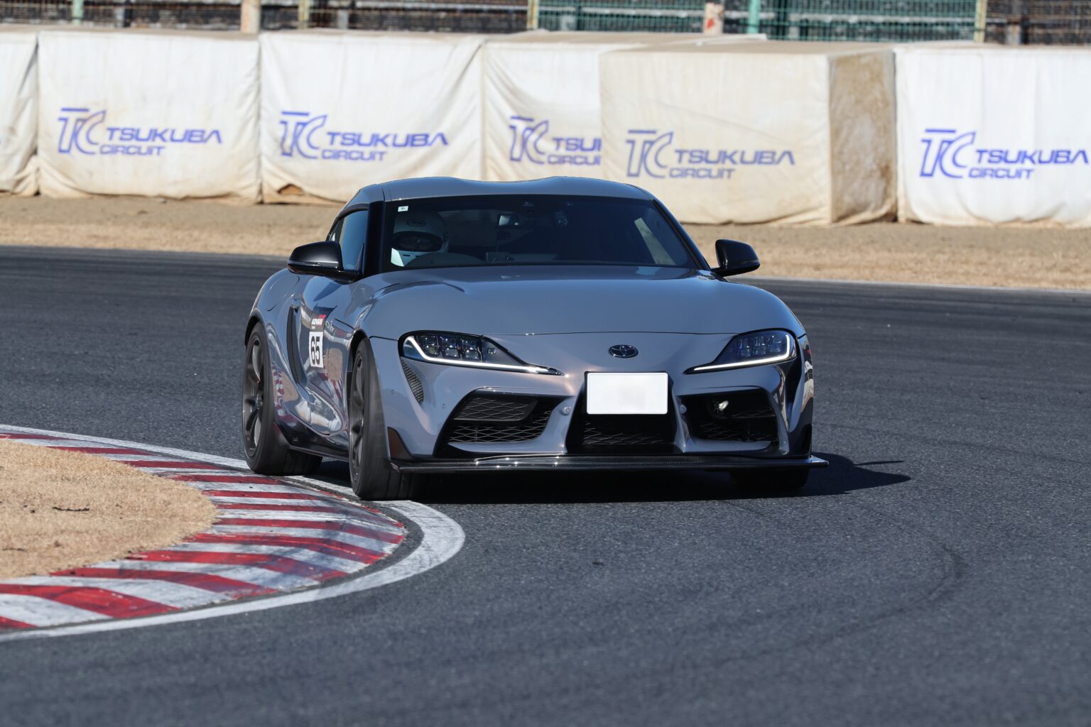 街乗りでも効果が高いメニューでタイムを狙う「イージーマジック GRスープラ RZ」筑波スーパーバトル - REVSPEED