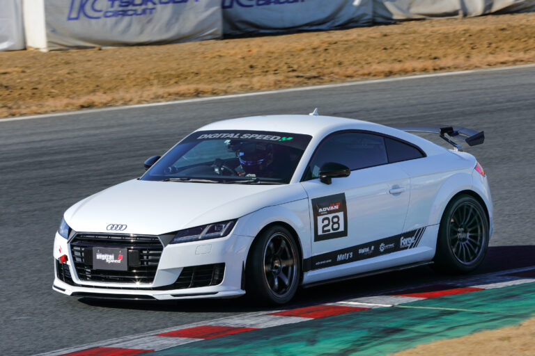 日常からサーキット走行まで大人のルックスで対応「モーターフィールド アウディTT 8S（FF）」筑波スーパーバトル - REVSPEED