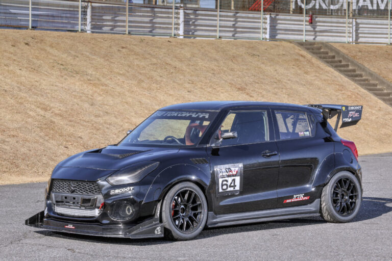 ドアは4枚カーボン化！ タービン交換でのトルクアップで1分切りを狙う「RISE YOKOHAMA ZC33S スイストスポーツ」12/18開催 37th REVSPEED 筑波スーパーバトル ...