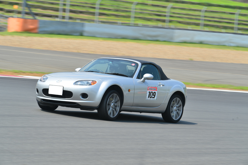 No.109：お先にどうぞ! ロードスター - REVSPEED